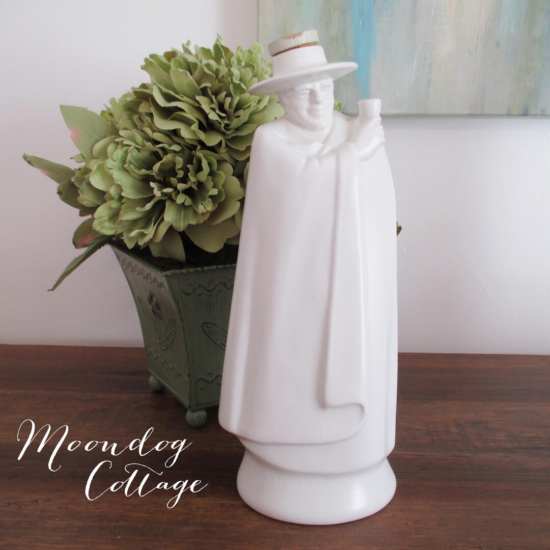 Vintage Sandeman Scotch Wedgwood Decanter - Made in England - Moonstone ...