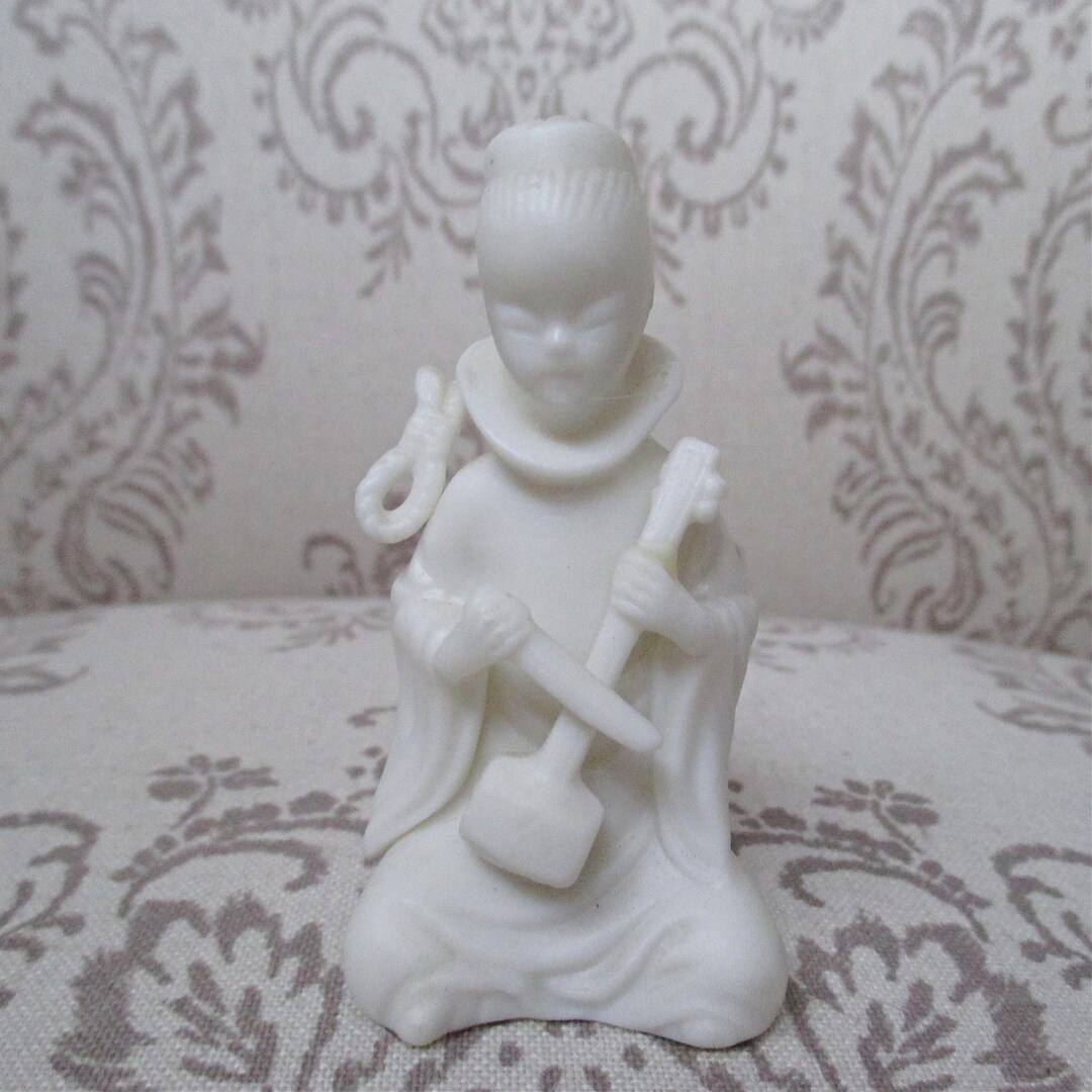 Small Vintage White Porcelain Chinese/asian Figurine - 3 1/2" - Etsy