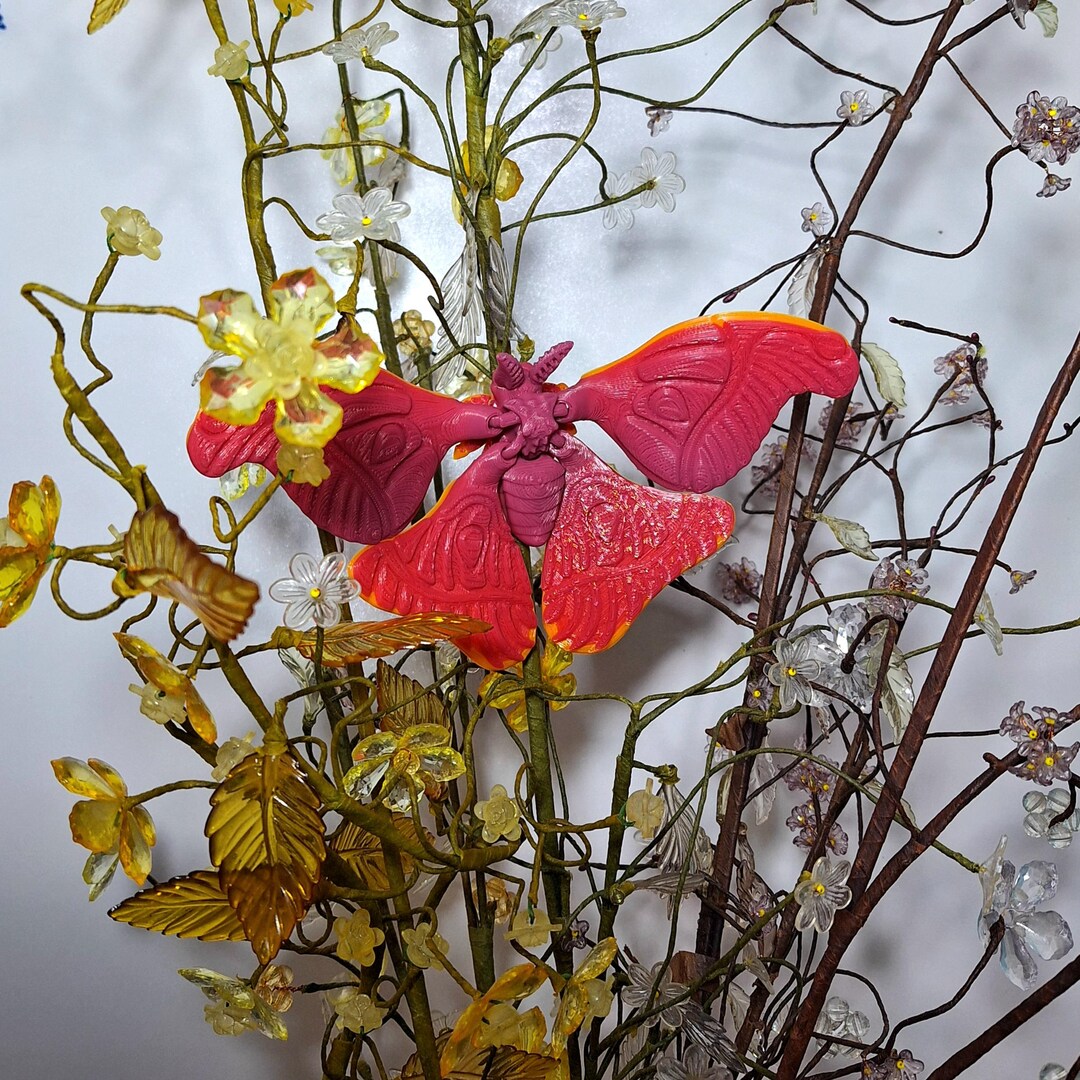 Realistic Atlas Moth (3d Printable Digital File, Articulated, Print-in ...