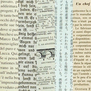 Vintage Paper Lot- 30 Foreign Language Book & Illustrated Dictionary ...