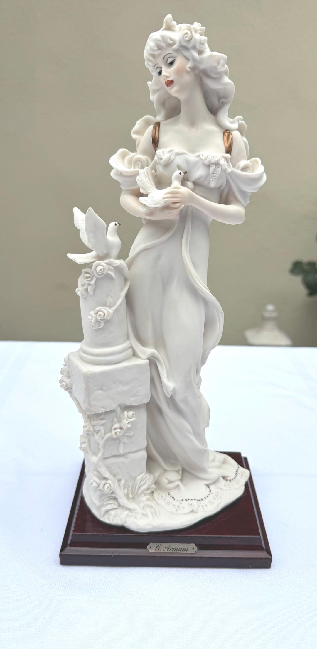 Giuseppe Armani Lady With Doves #0546F Figurine 1987 Capodimonte ...