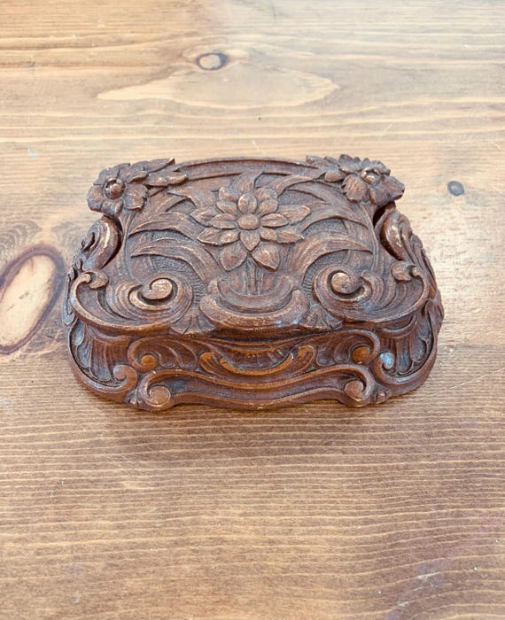 Vintage Syroco Wood Trinket Box - Gem