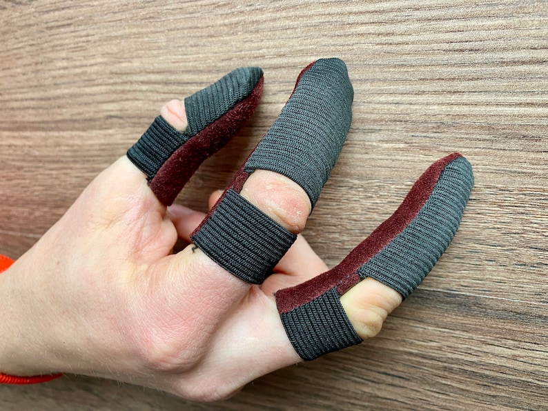Suede Leather Finger Protectors: Wood Carving Thimbles - Men's Size (3 ...