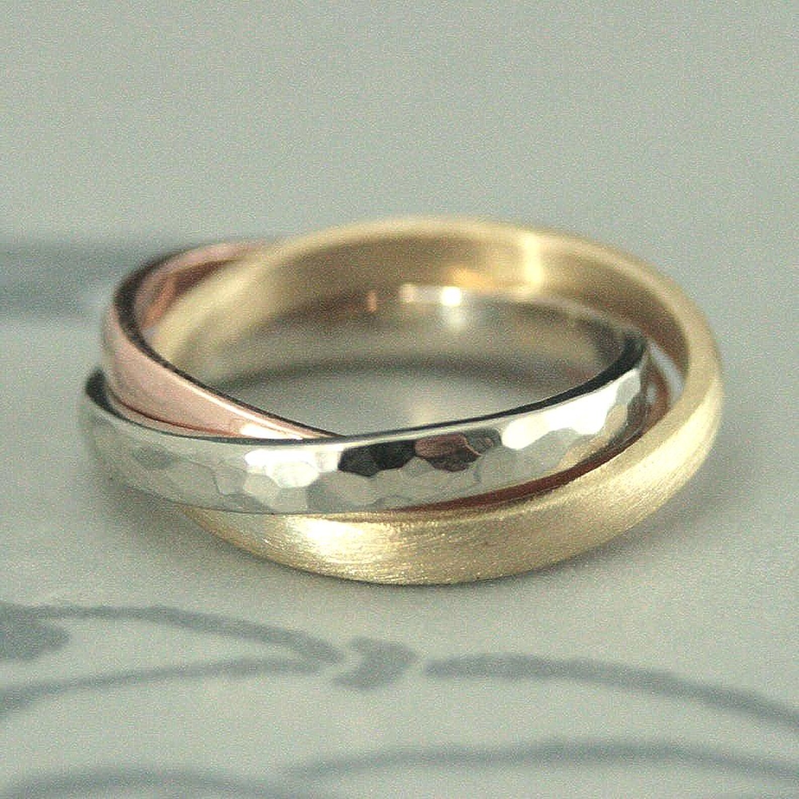 Tricolor Rolling Ring Wedding Band Interlocking Bands Multicolored Ring ...