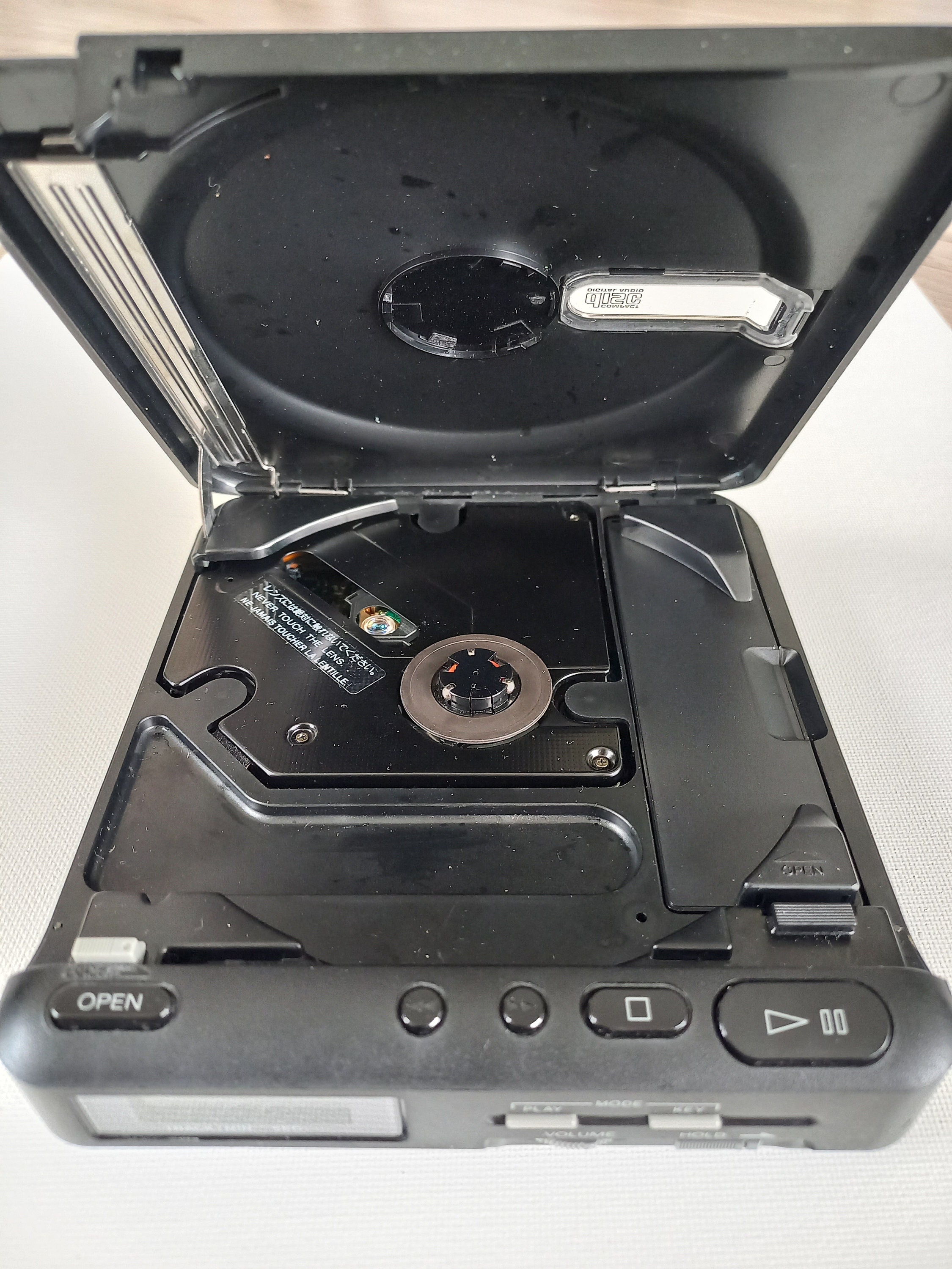 Vintage Portable CD Player Sony Discman D-20 european Version of D-2 ...