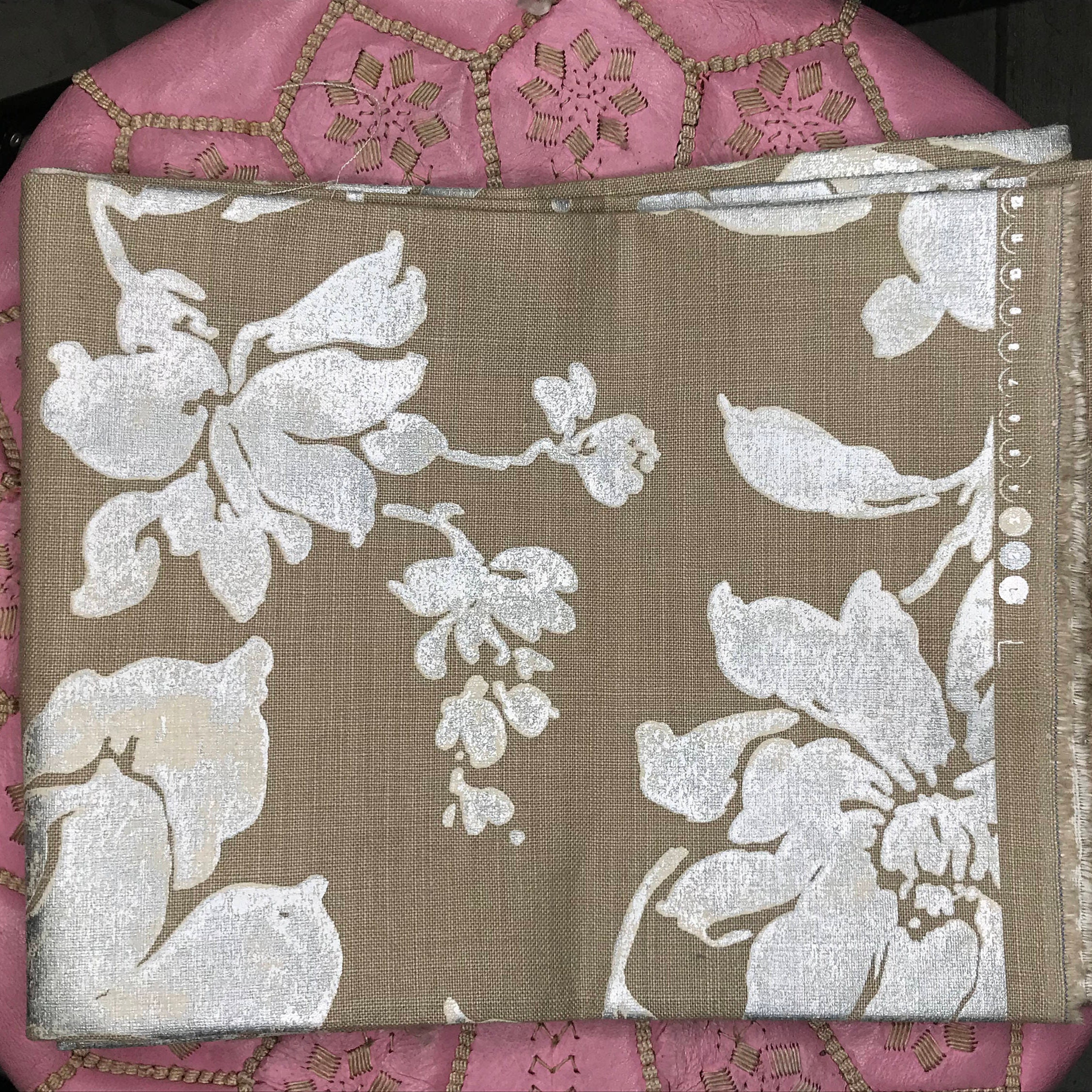 Metalic Magnolia Printed Linen Fabric - Etsy 日本