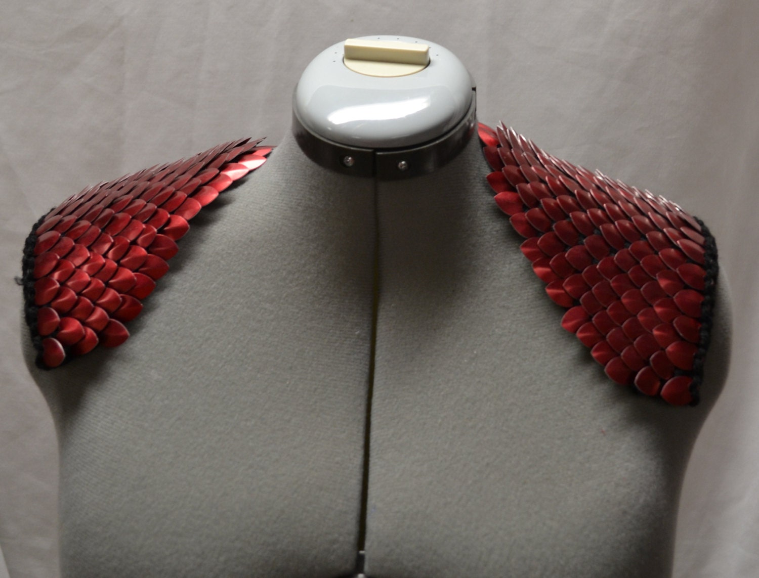 Epaulettes in Knitted Dragonhide Scalemail Armor - Etsy
