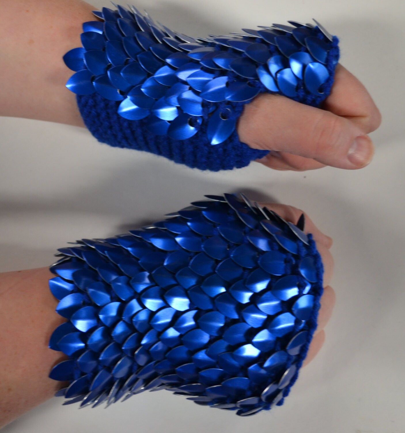Armor Gauntlets in Knitted Dragonhide Scalemail Blue Waves | Etsy