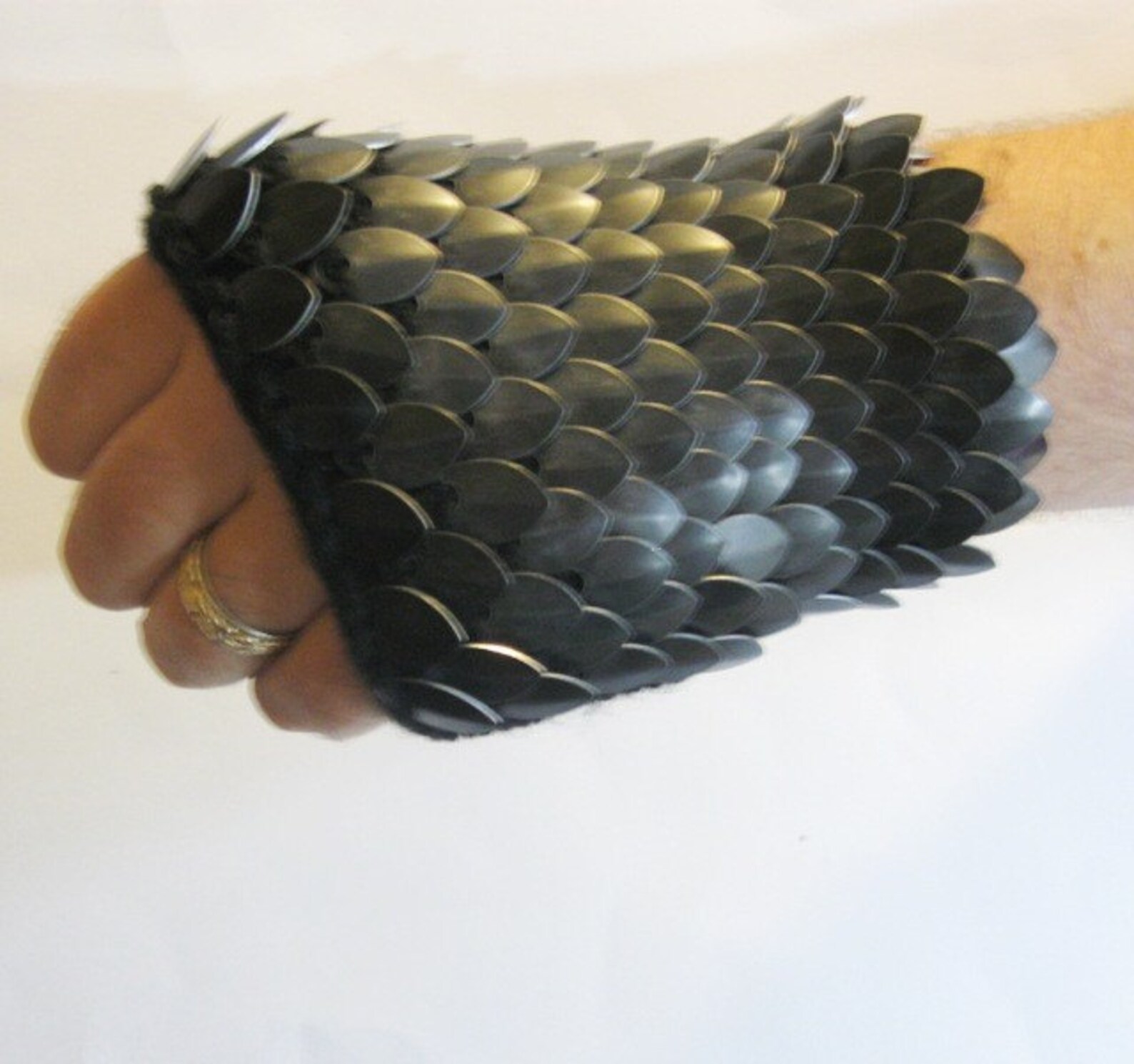 Armor Gauntlets in Knitted Dragonhide Scalemail Choose Your - Etsy
