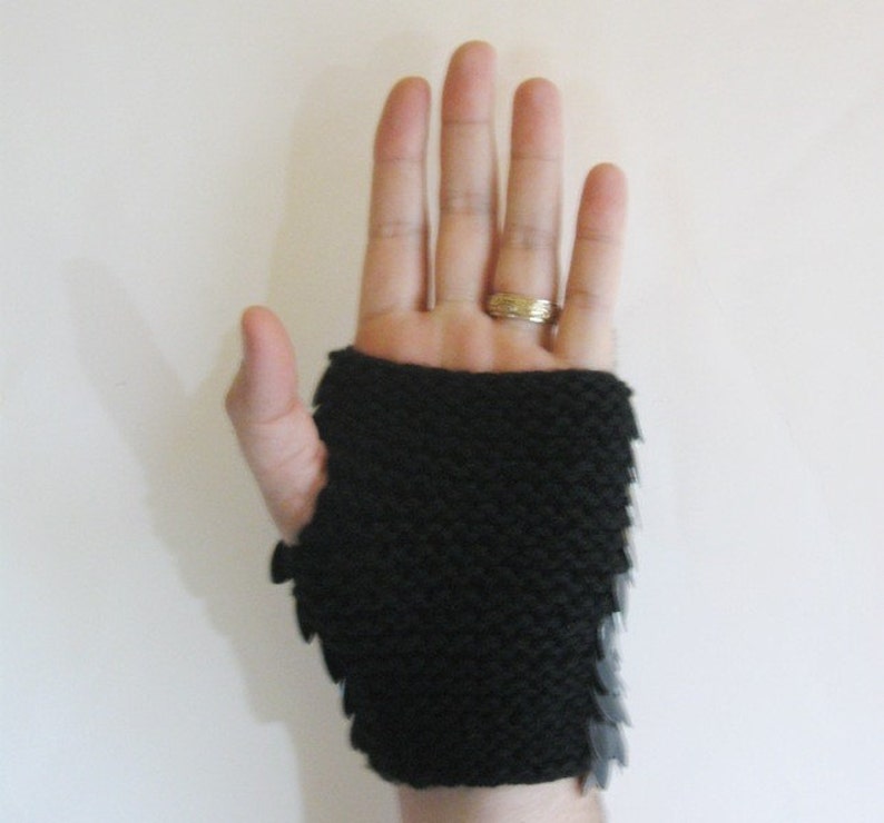 Armor Gauntlets in Knitted Dragonhide Scalemail Choose Your - Etsy