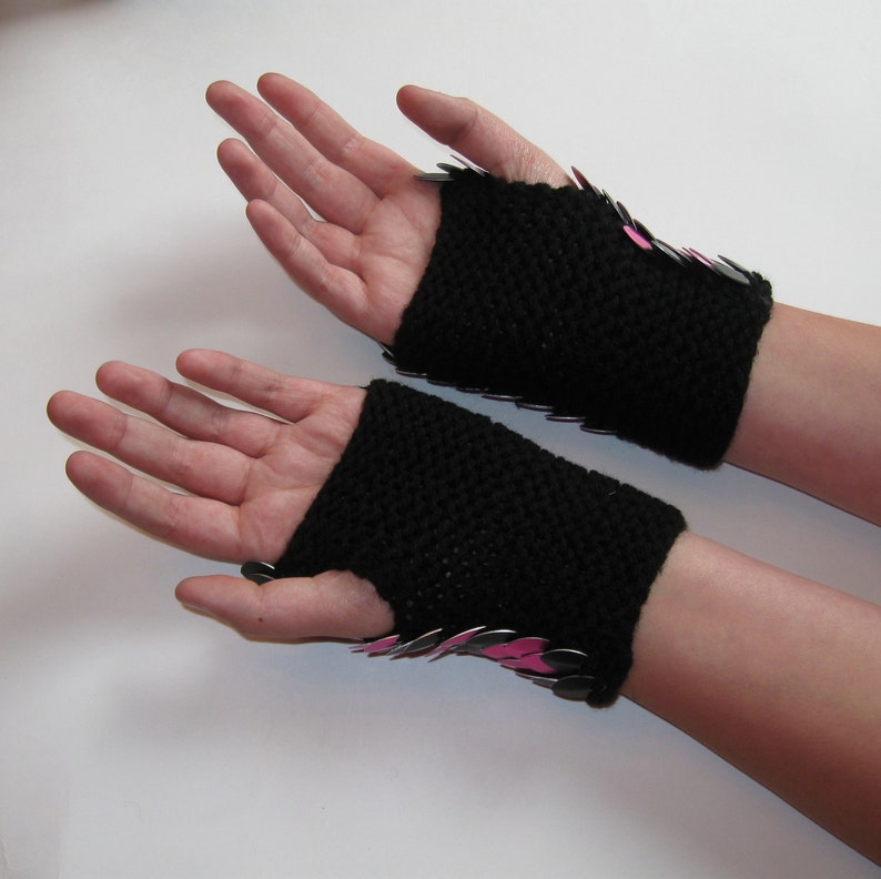 Tiger Scale Maille Dragonhide Gauntlets Knitted Armor in Pink and Black ...
