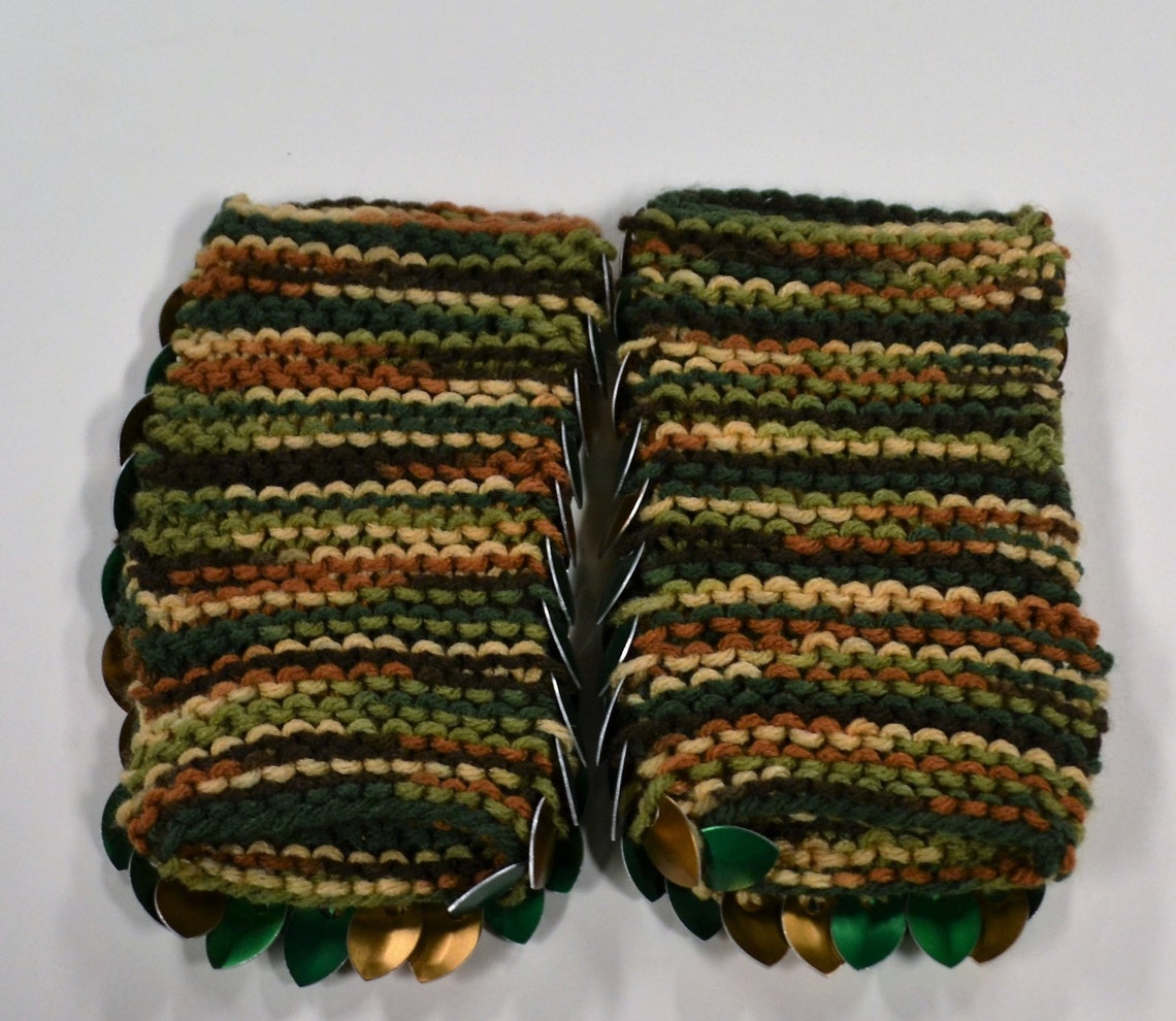 Armor Gauntlets in Knitted Dragonhide Scalemail Green and - Etsy