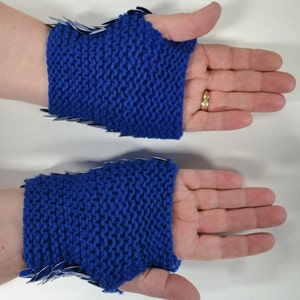 Armor Gauntlets in Knitted Dragonhide Scalemail Blue Waves - Etsy