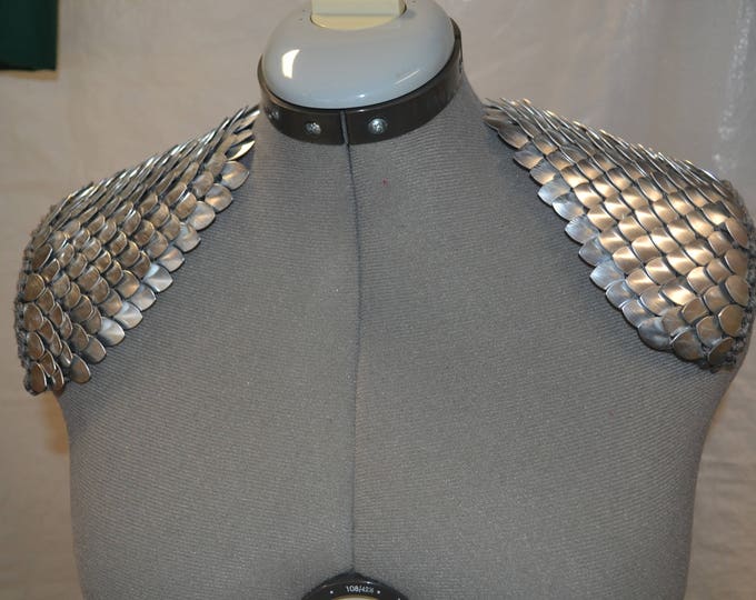 Armor Epaulets in Dragonhide Knitted Scalemail Silver - Etsy