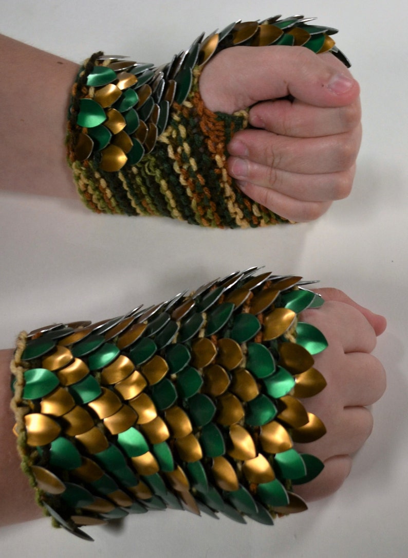 Armor Gauntlets in Knitted Dragonhide Scalemail Green and - Etsy