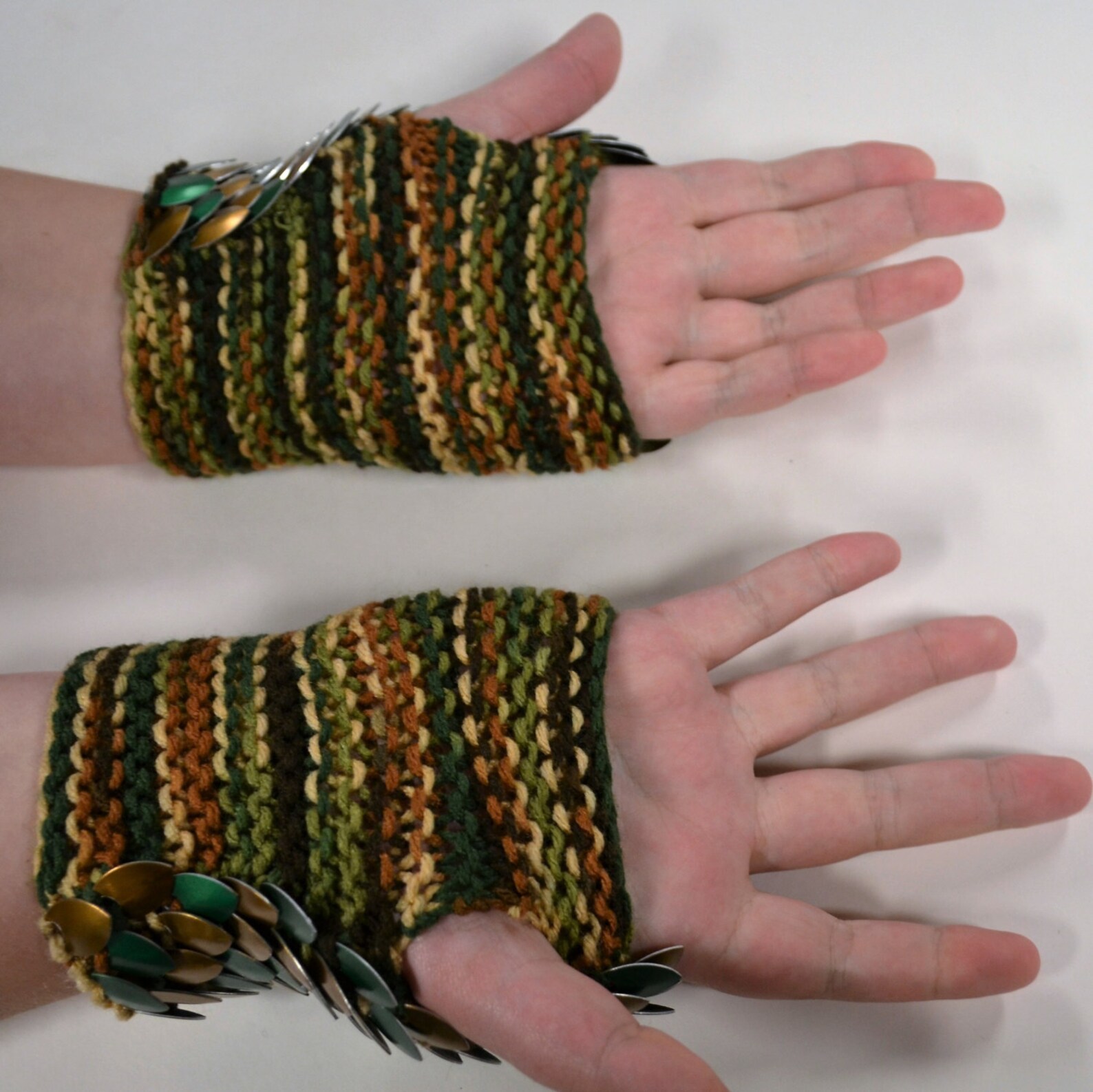 Armor Gauntlets in Knitted Dragonhide Scalemail Green and Bronze - Etsy