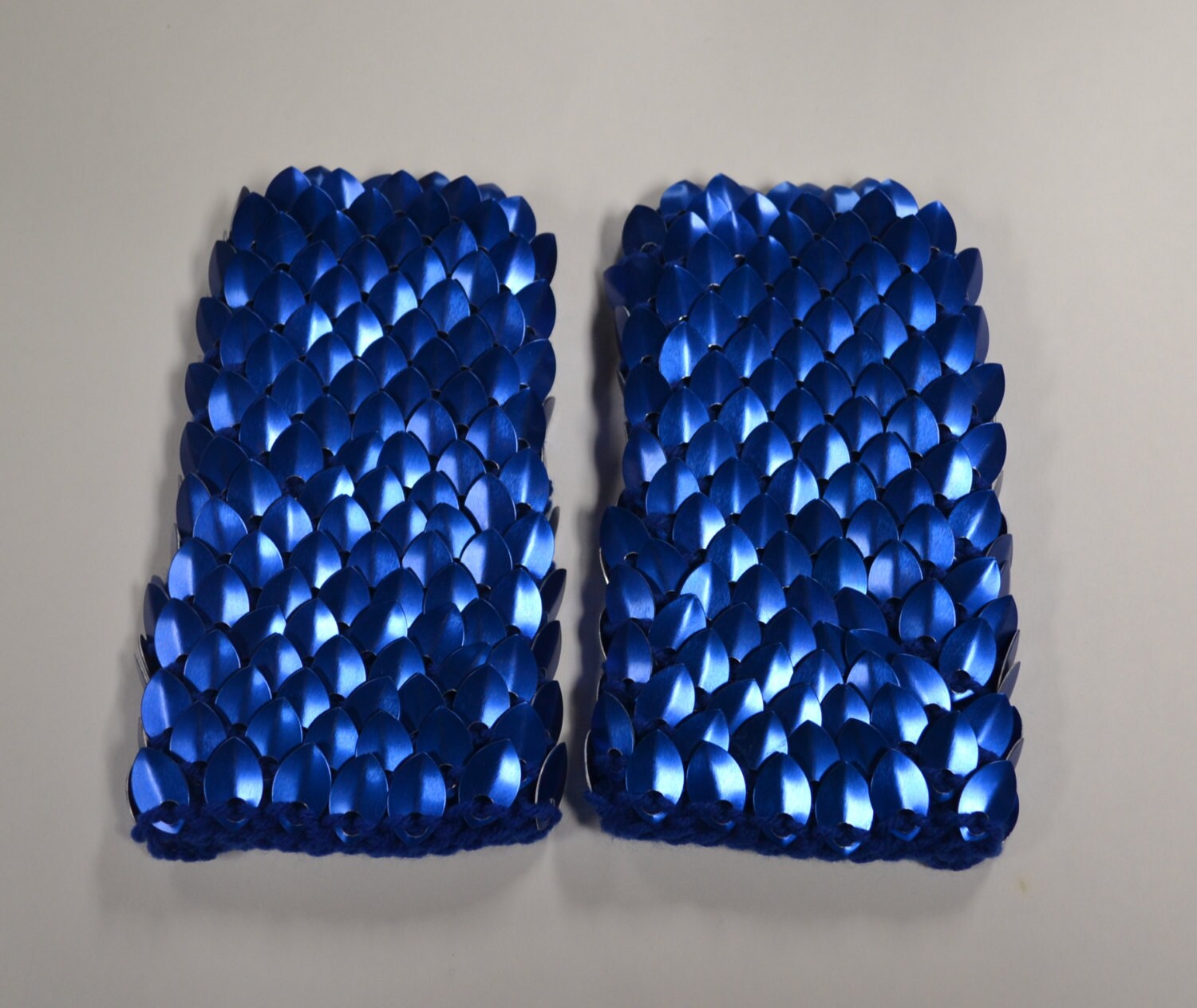 Armor Gauntlets in Knitted Dragonhide Scalemail Blue Waves | Etsy