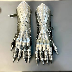 Medieval Nazgul Etching Gloves Set ~ Medieval Knight Gothic Gauntlet ...