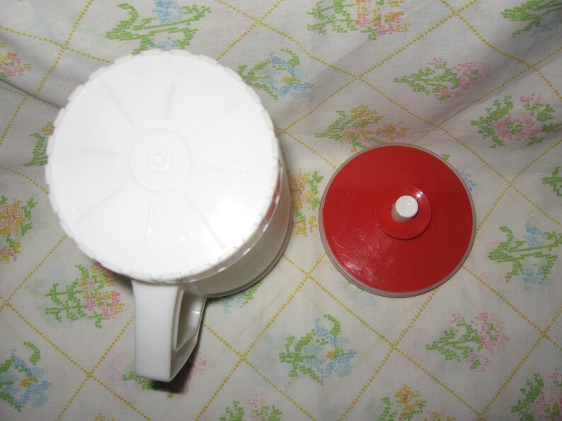Retro Tupperware Pitcher and 2 Red Glasses - Etsy