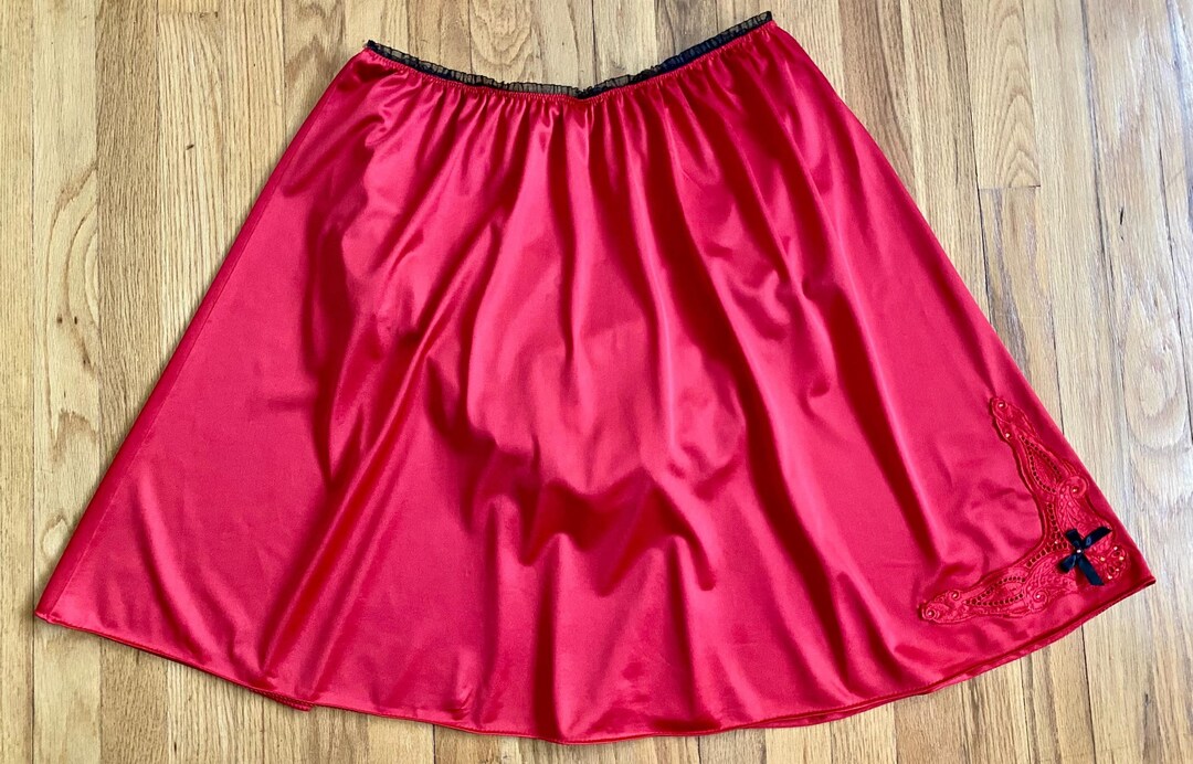 Vintage 60s-inspired Pantyslip *2X/3X* RED Nylon Embroidered Half Slip ...