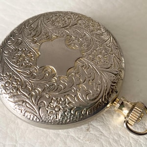 Antique Silver Floral Etched Pill Box Locket Victorian Pendant Compact ...