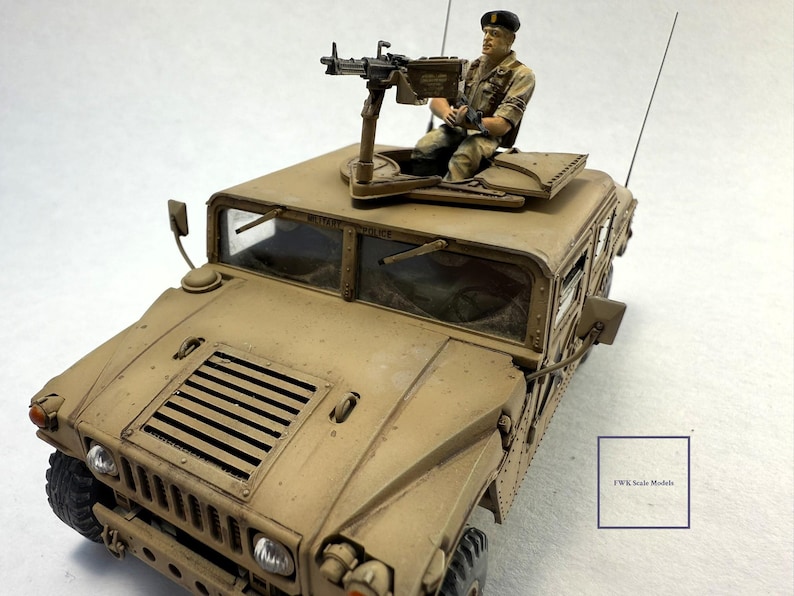 M1025 Humvee Armament Carrier Military Police Version - 1:35 Model ...