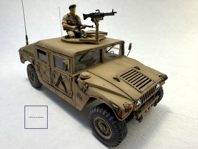 M1025 Humvee Armament Carrier Military Police Version - 1:35 Model ...