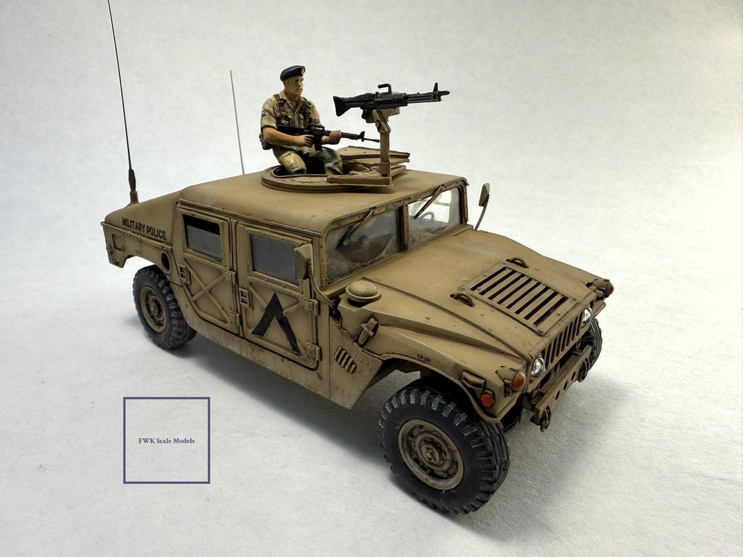 M1025 Humvee Armament Carrier Military Police Version - 1:35 Model ...