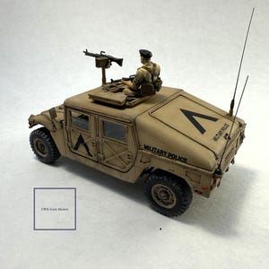 M1025 Humvee Armament Carrier Military Police Version - 1:35 Model ...