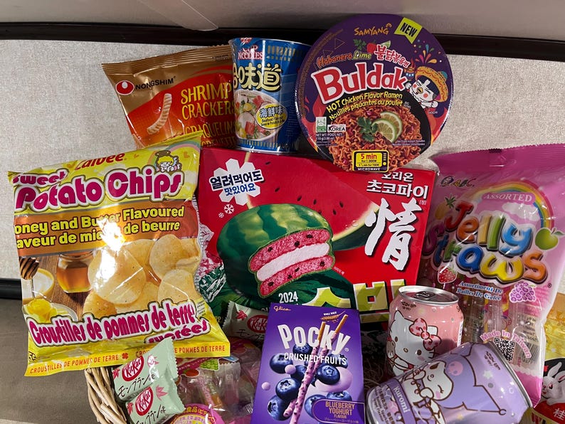The Ultimate ASIAN Snack Box, Made in Asia Chocolate, Buldak Ramen ...