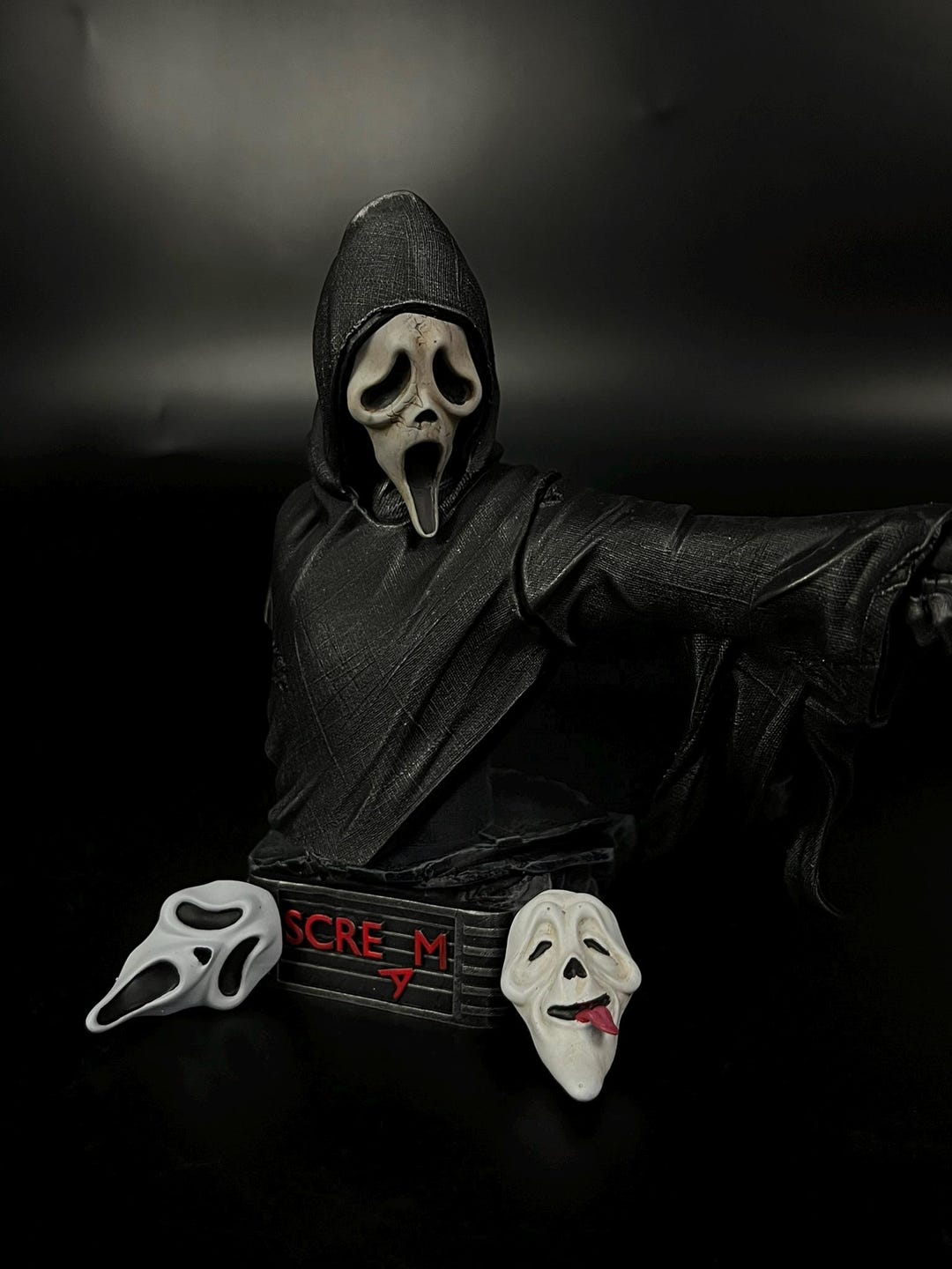 Ghostface 3D Figure – 3 Facial Expression Options & Bloody Knife ...