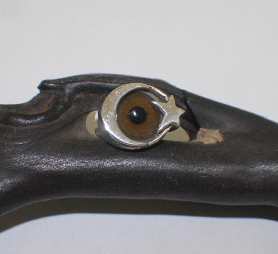 Size 6 Sterling Silver Moon and Star Prosthetic Glass Eye Eyeball Ring ...