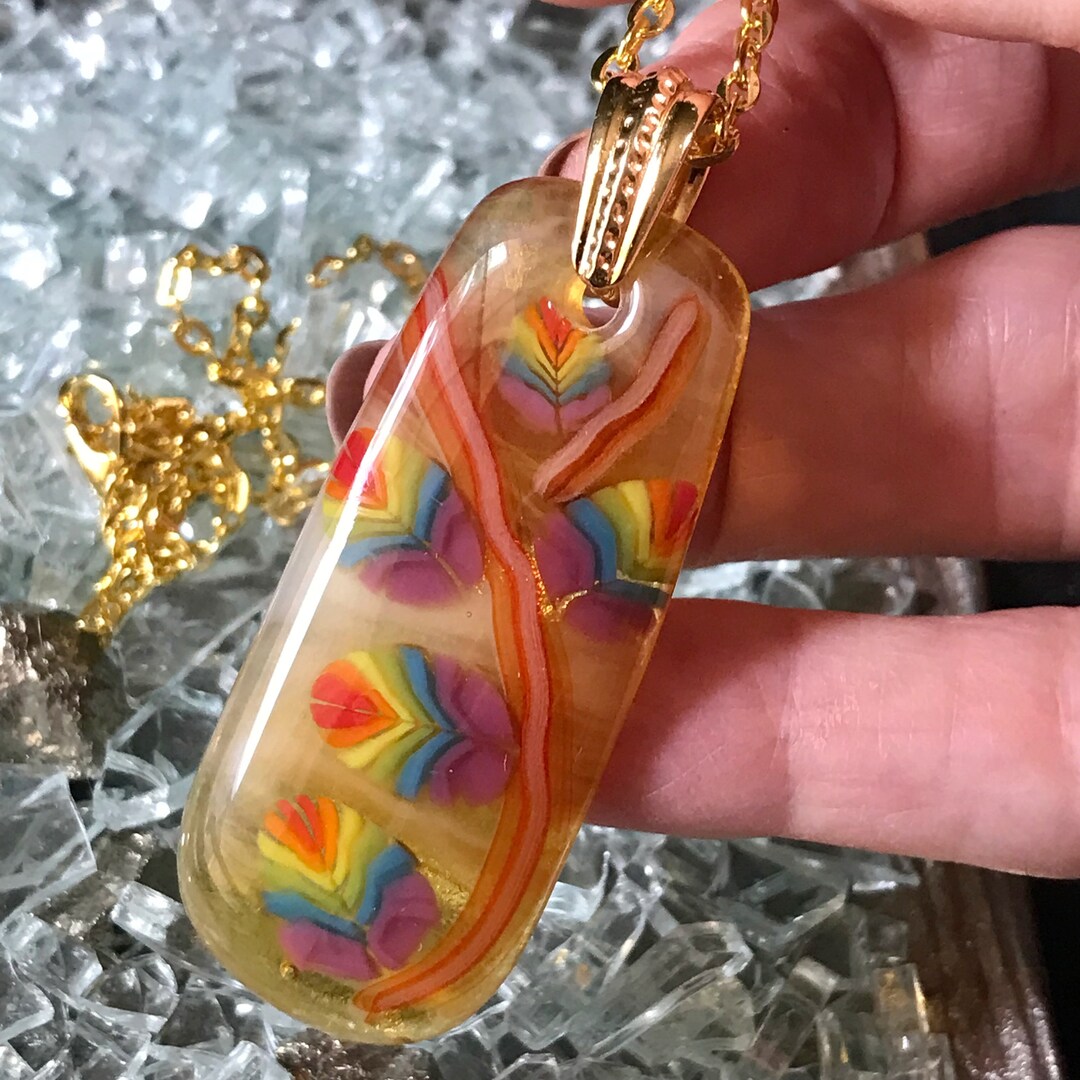 GLOW in the Dark Pendant Necklace Mother Women Transparent Yellow ...