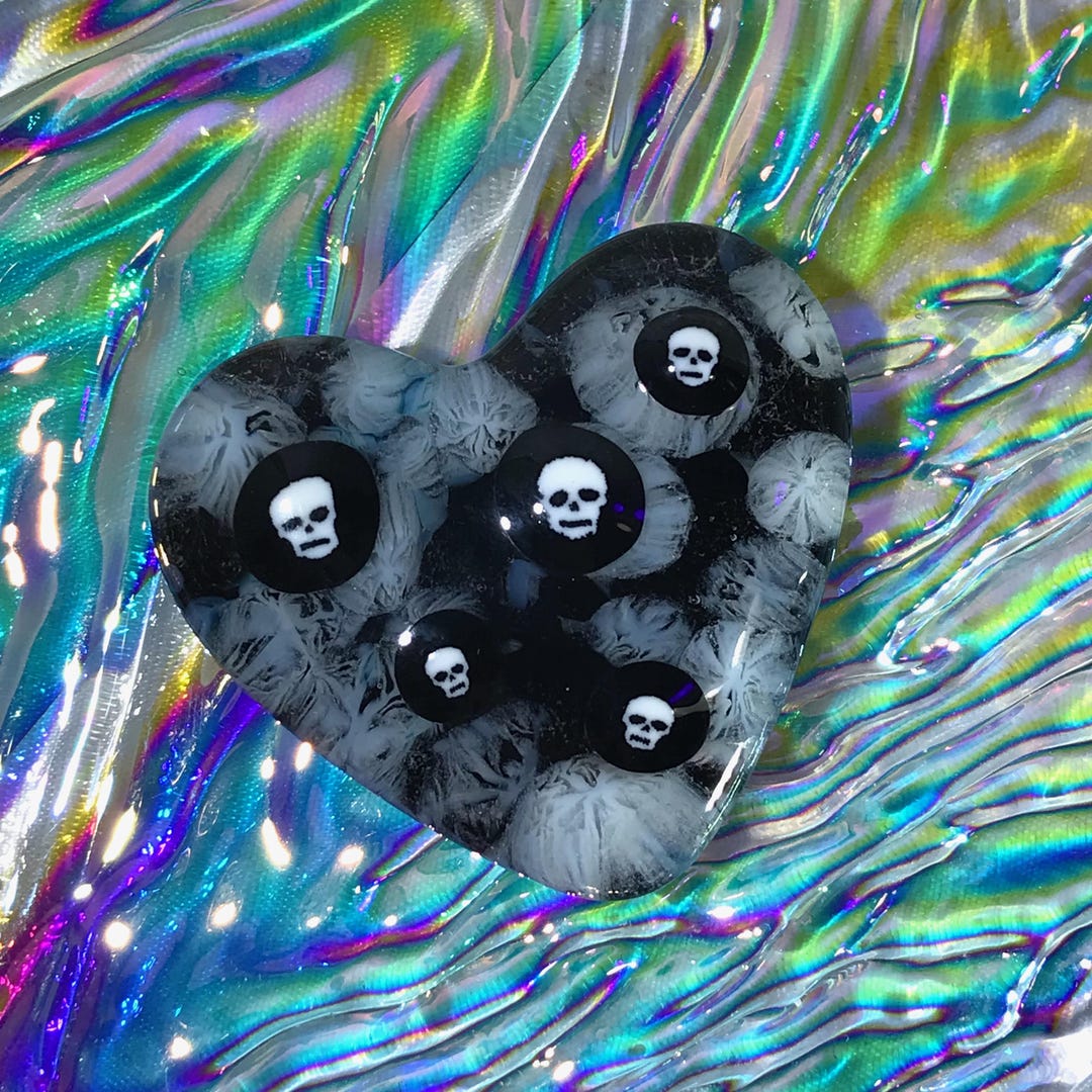 Gothic Skull Halloween Pocket Heart GLOW in the Dark Spooky Spirits ...