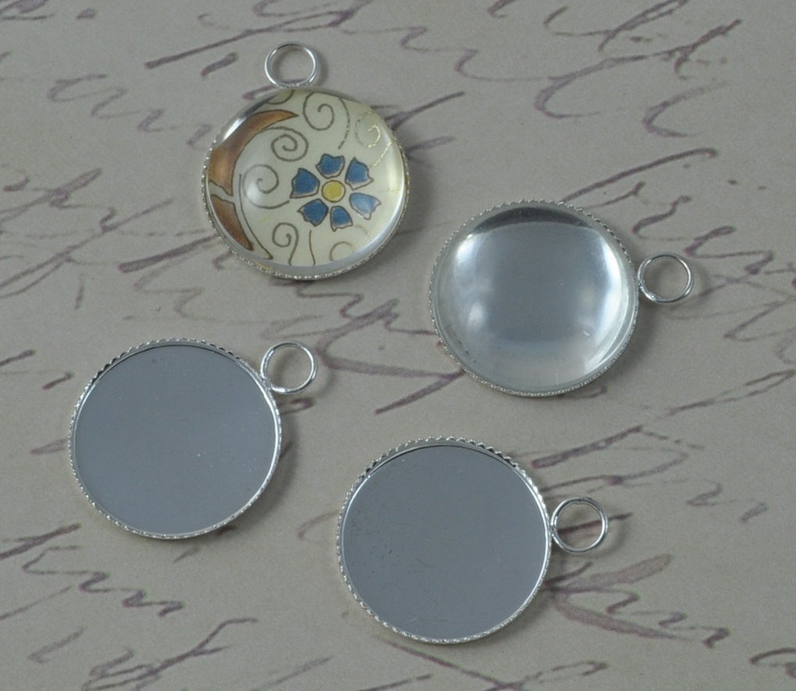 30 Pcs 18mm Circle Silver Plated Pendant Trays, 18 Mm Circle Bezels(19 ...