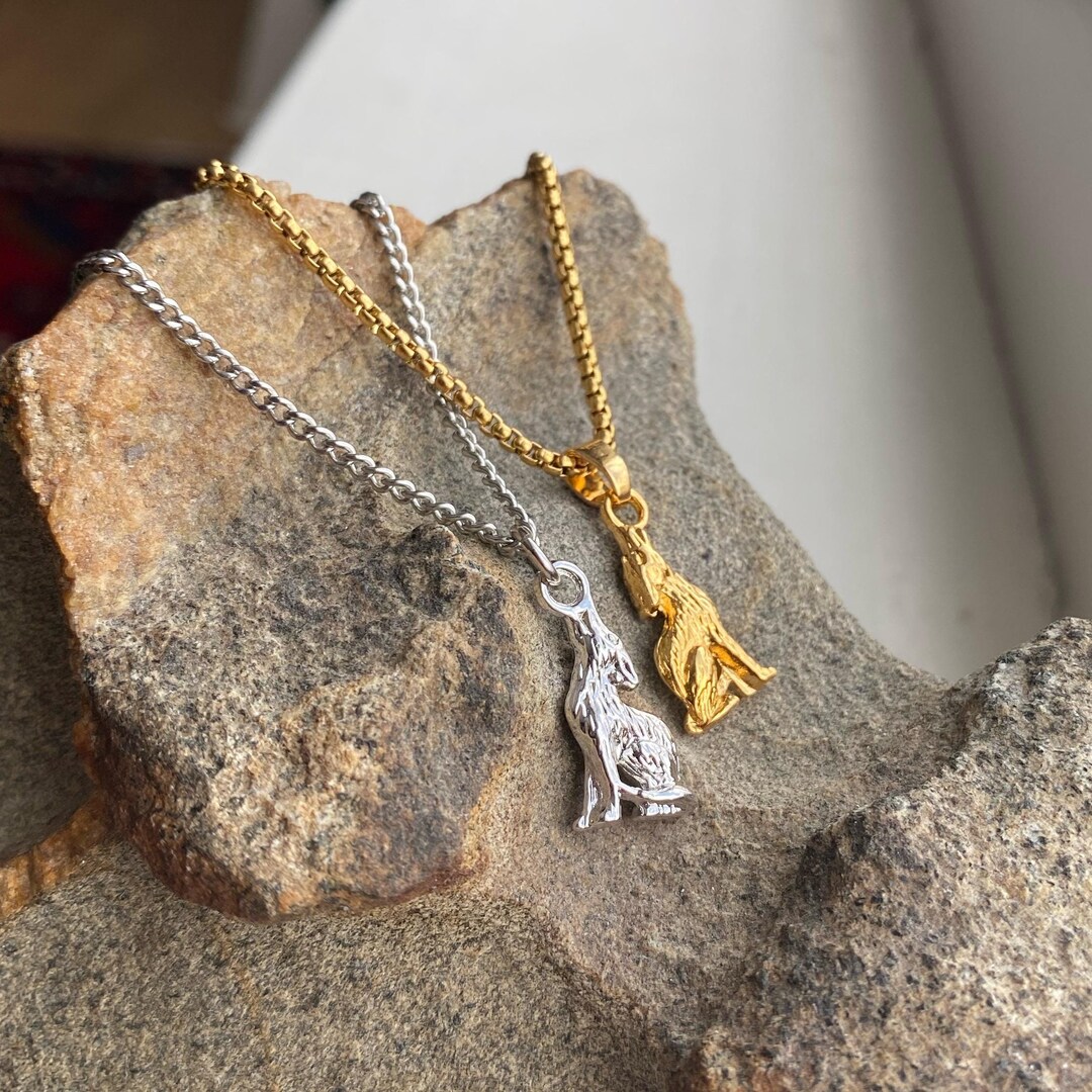 Howling Wolf Pendant Necklace Gold or Silver on Custom Length Venetian ...