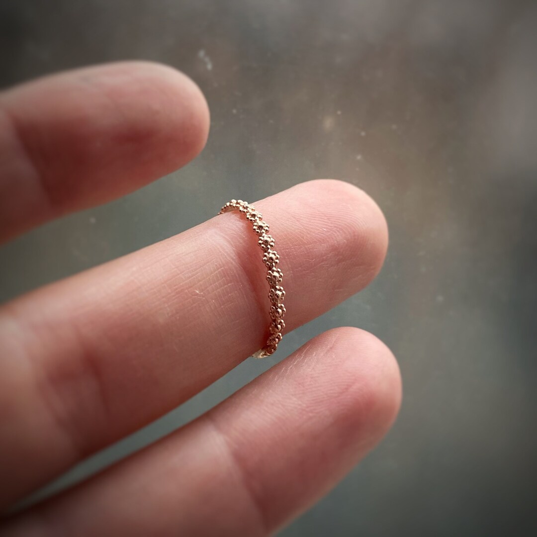 Floral Ring ~ Romantic Daisy Wedding Band, Stacking Ring ~ Vintage Look ...
