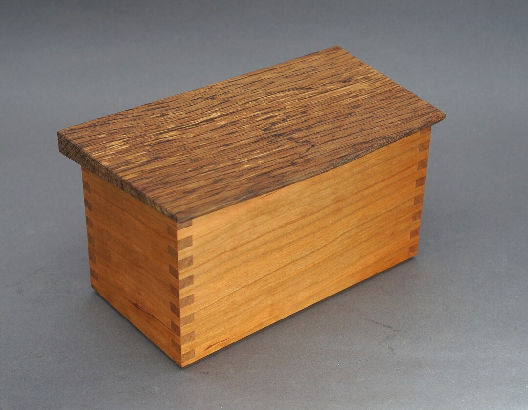 Cherry and White Oak Finger Jointed Box - Etsy