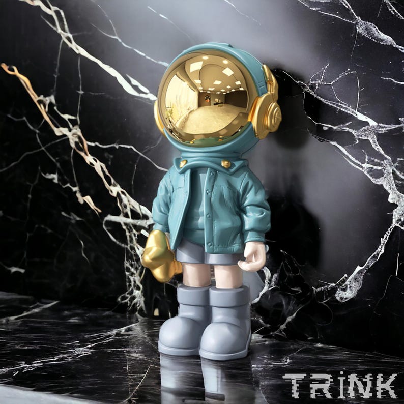 Astronaut Figurine Statue, Space Themed Home Decor for Shelves, Desk ...