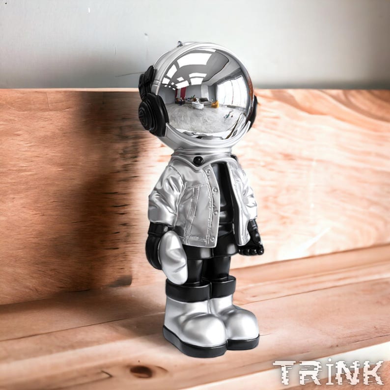 Astronaut Figurine Statue, Space Themed Home Decor for Shelves, Desk ...