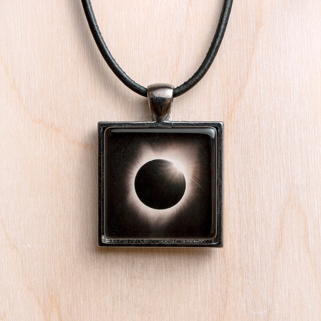 Total Solar Eclipse Necklace/eclipse Photo Jewelry/eclipse Pendant ...