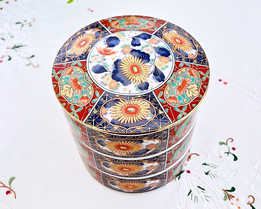 Vintage Japanese Porcelain Jubako or Stacking Round Boxes, Set of Three ...