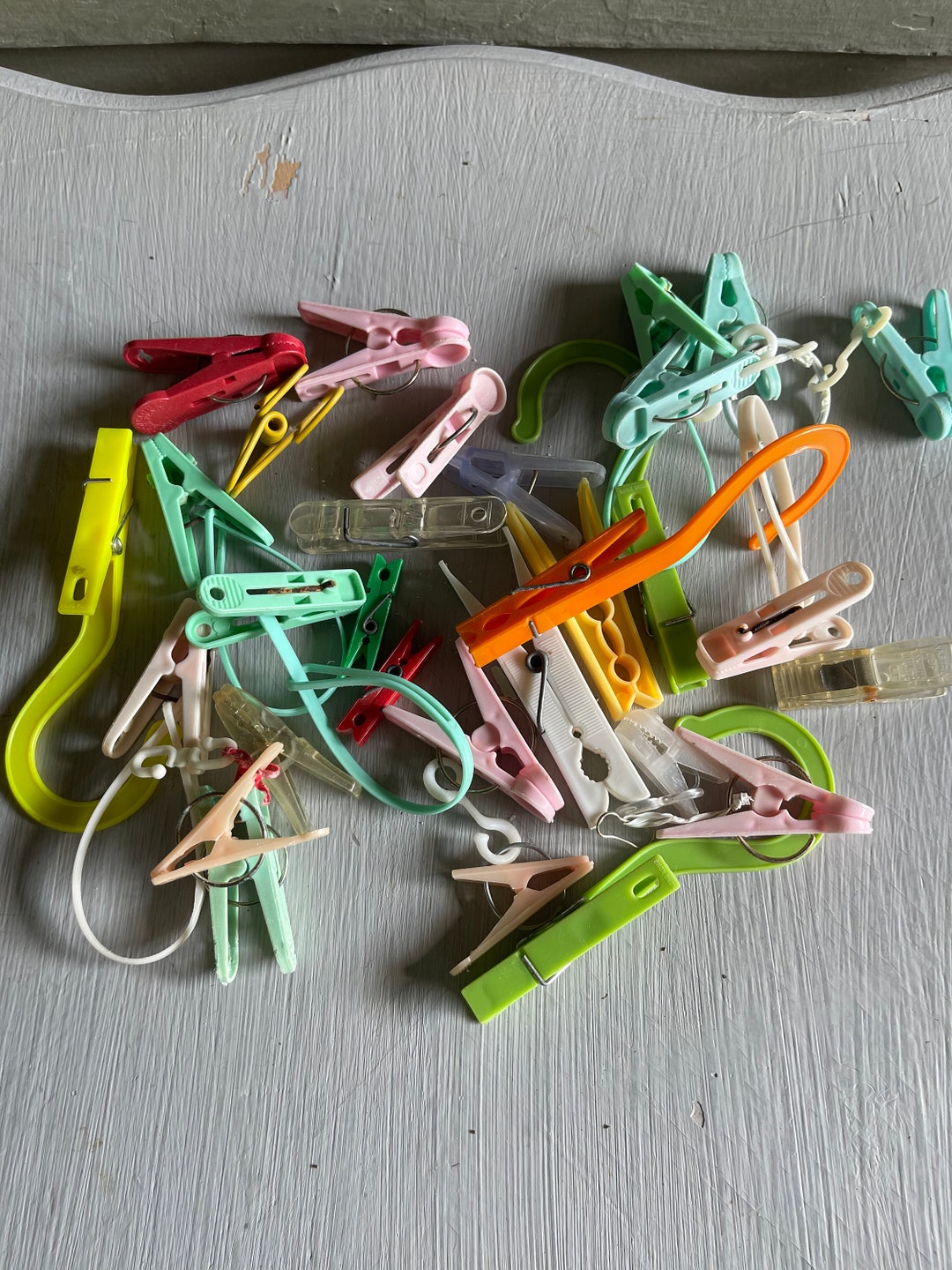 Vintage RETRO Lot of 30 COLORFUL Clips Clothes Pins - Etsy