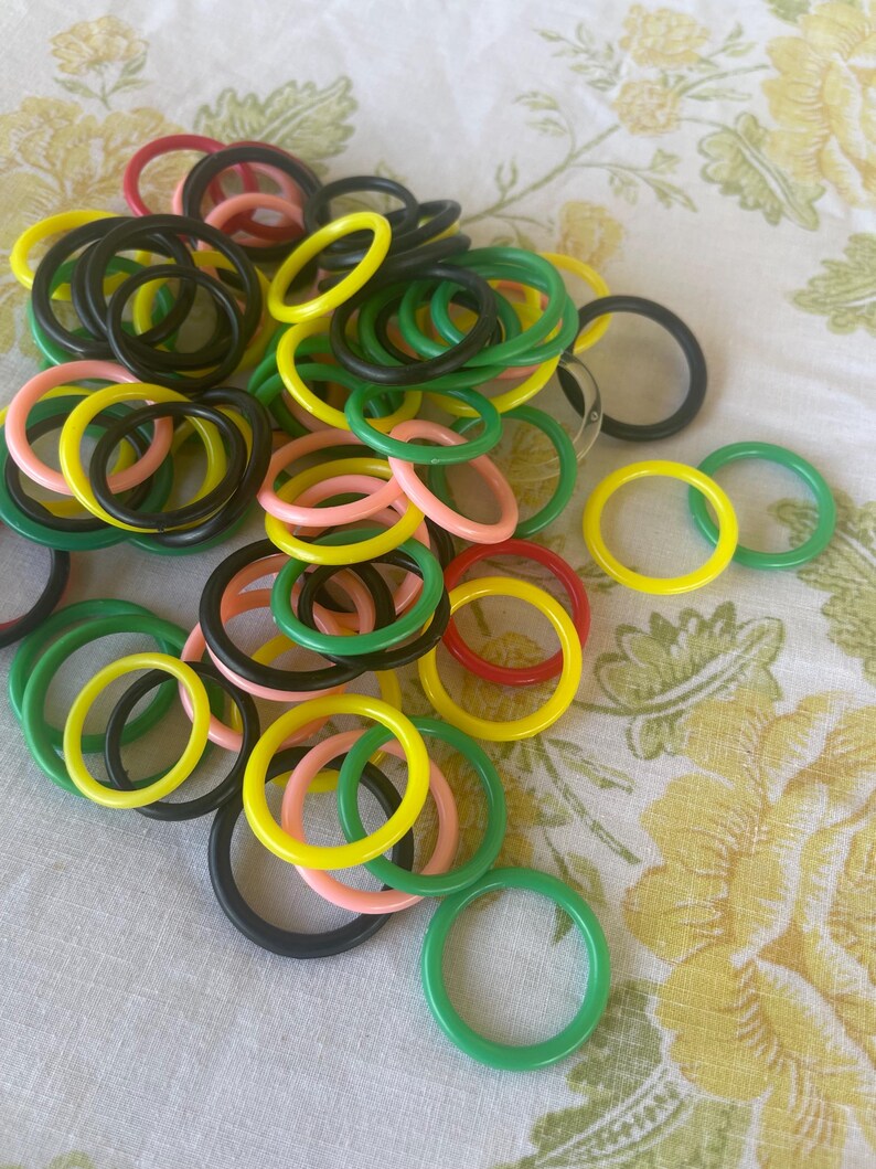 Vintage RETRO Lot of 65 Plastic CRAFT RINGS Circles - Etsy