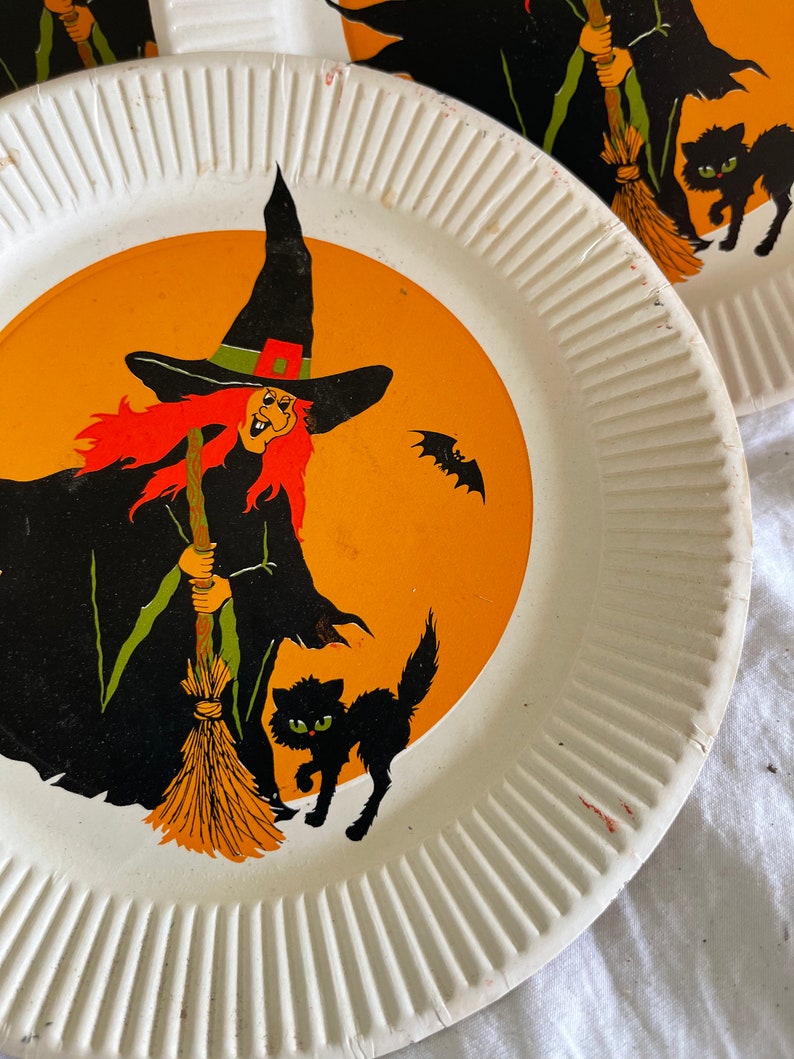 Vintage HALLOWEEN Witch Paper Plates and Napkins - Etsy