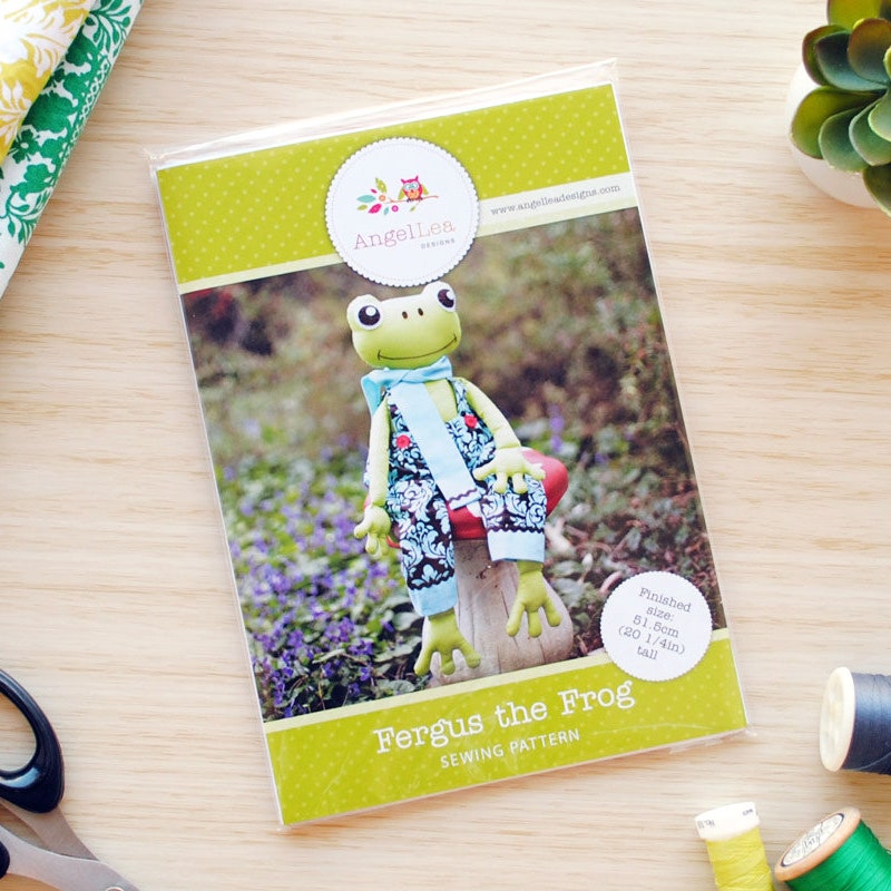 Fergus Frog Pattern - Etsy