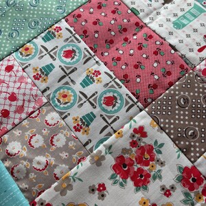 Cook Book by Lori Holt Fabric Quilt TOP, UNFINISHED, 42 Inch, Baby ...