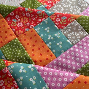 Laguna Sunrise Bright Floral UNFINISHED Quilt Top, Sheri and Chelsi ...