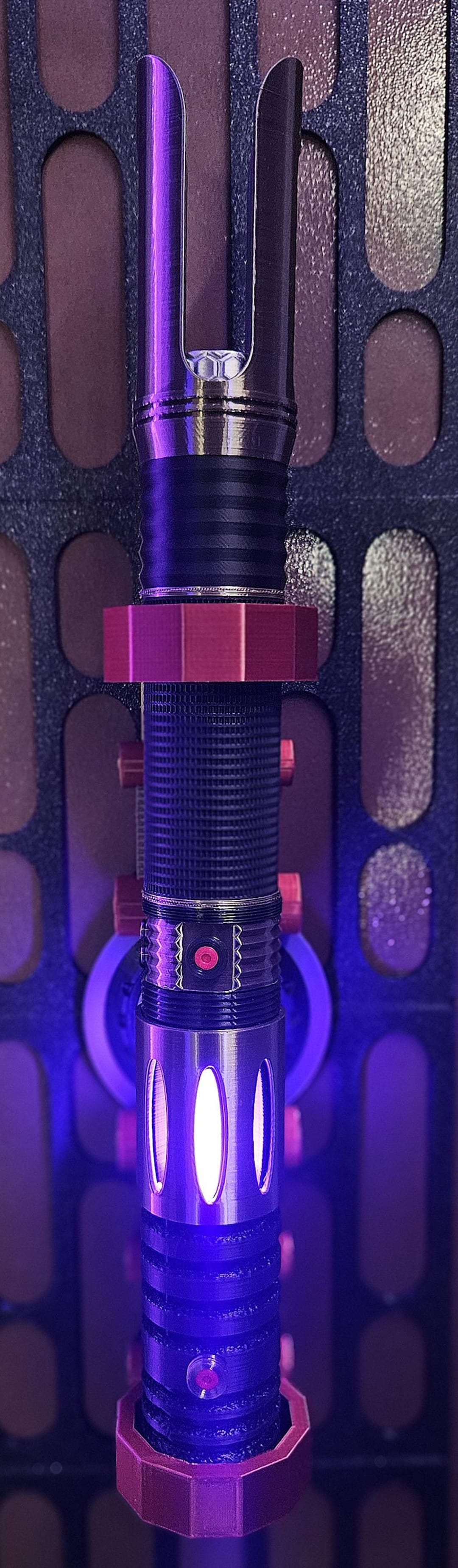 Elite Series Saber: Exposed Pommel Light Core, Blade Plug & Belt Clip ...