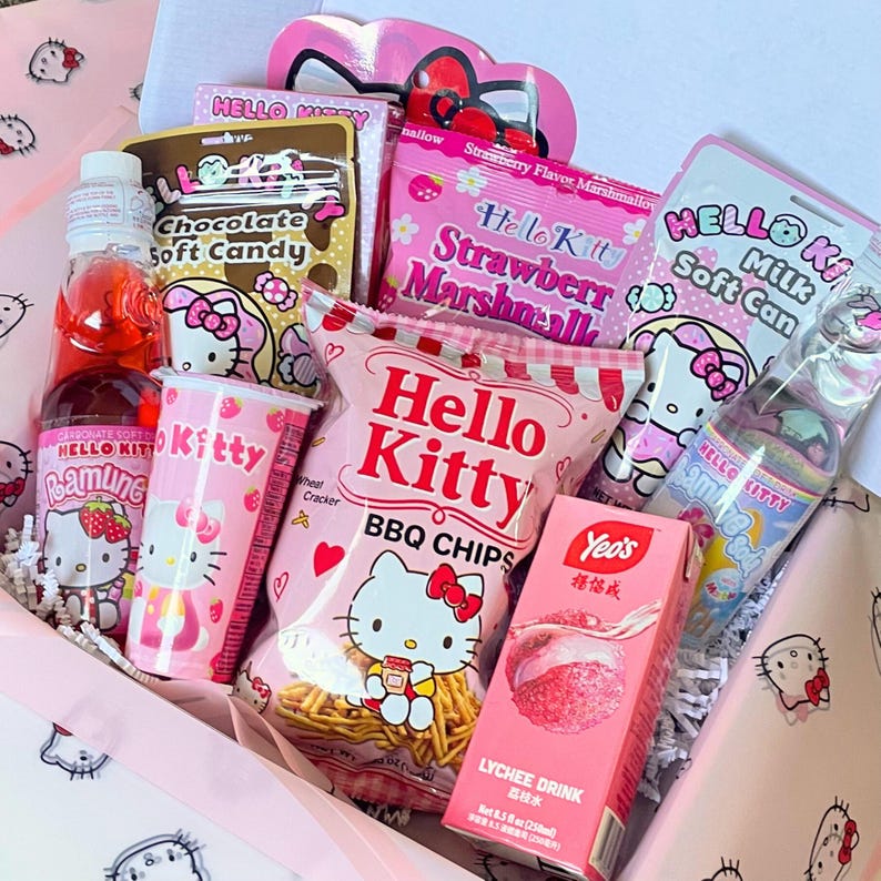 Pink Kawaii Asian Snacks Hello Kitty Gift Box Snack Box Assorted Kitty ...